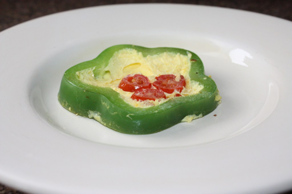Green pepper ring with egg and tomato | snapshotmeals - Real food. Real ...